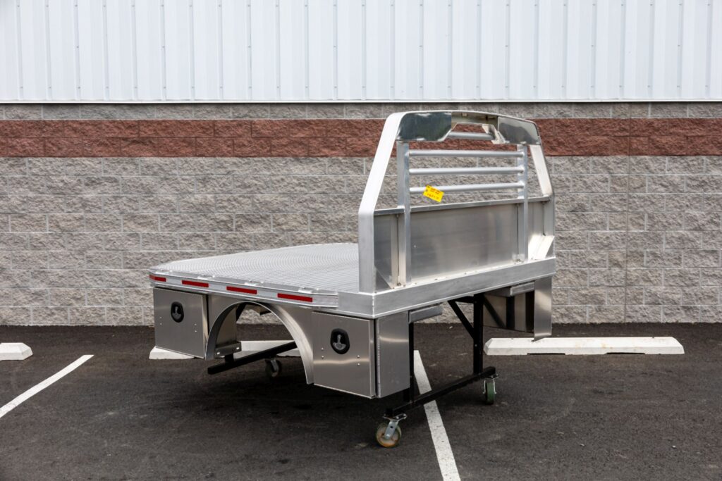 Martin 84"x88" SB Skirted Flat Bed - Fits GM/Ford Single Wheel Short Beds